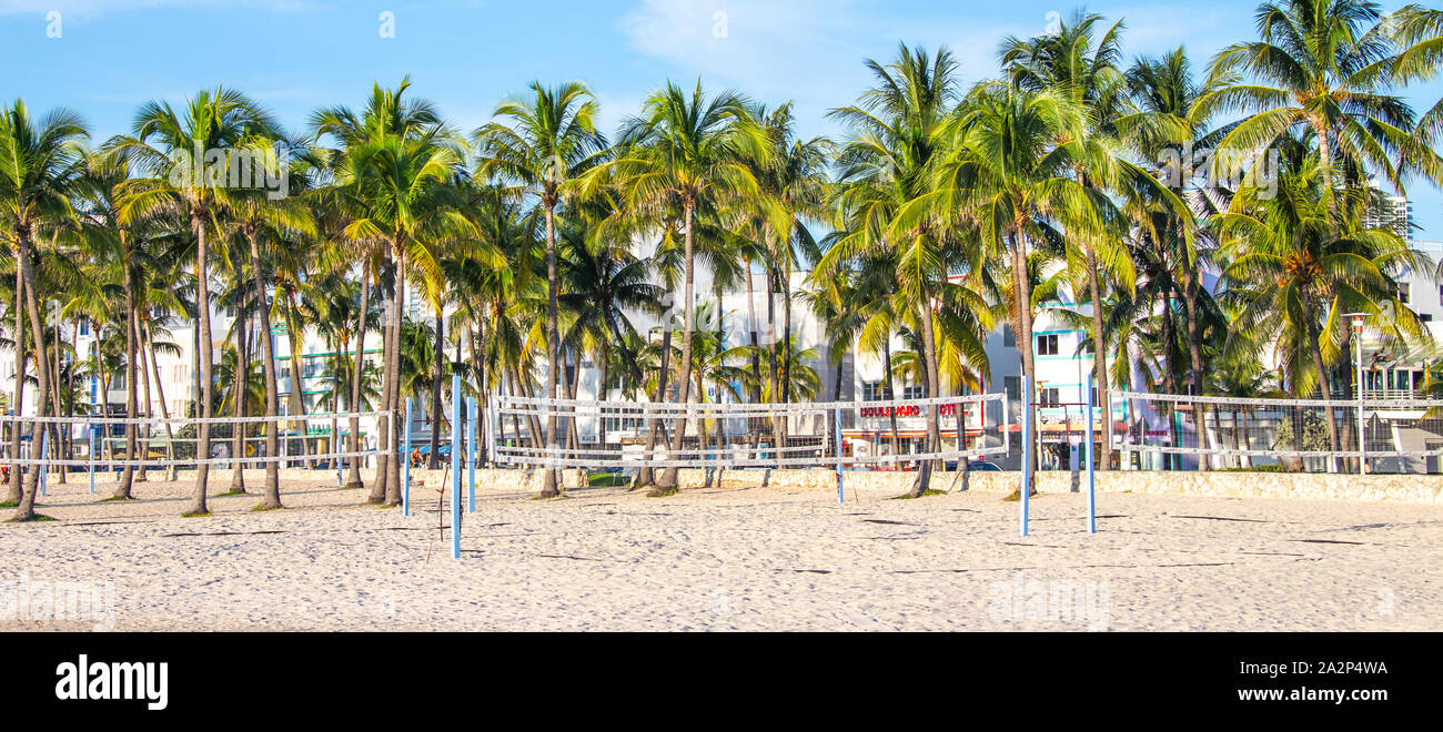 Muscle beach south beach hi-res stock photography and images - Alamy