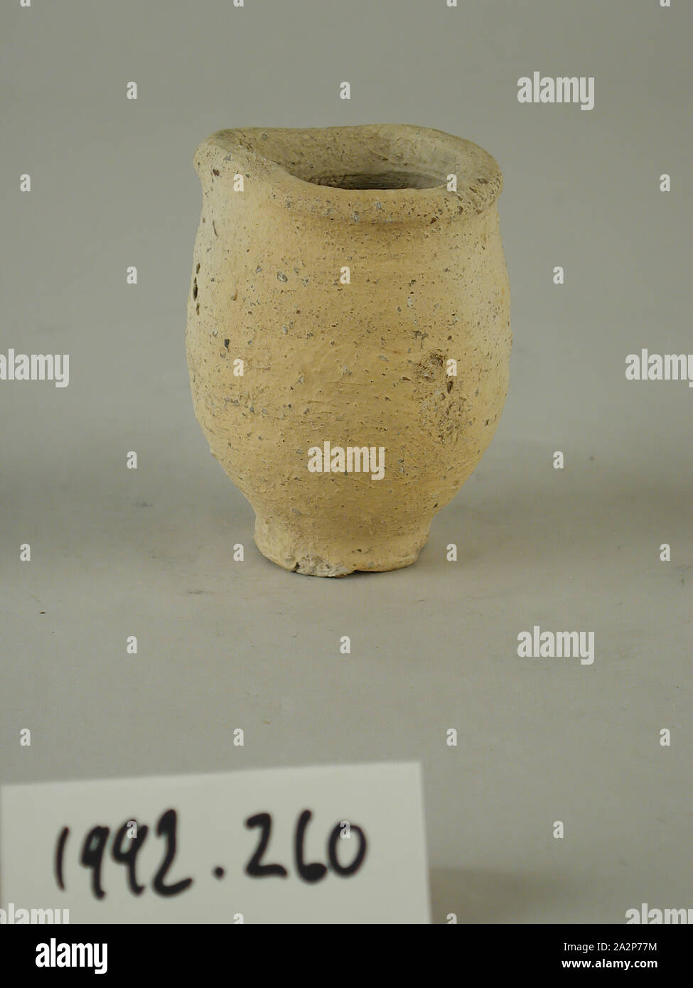 Spouted beaker hi-res stock photography and images - Alamy