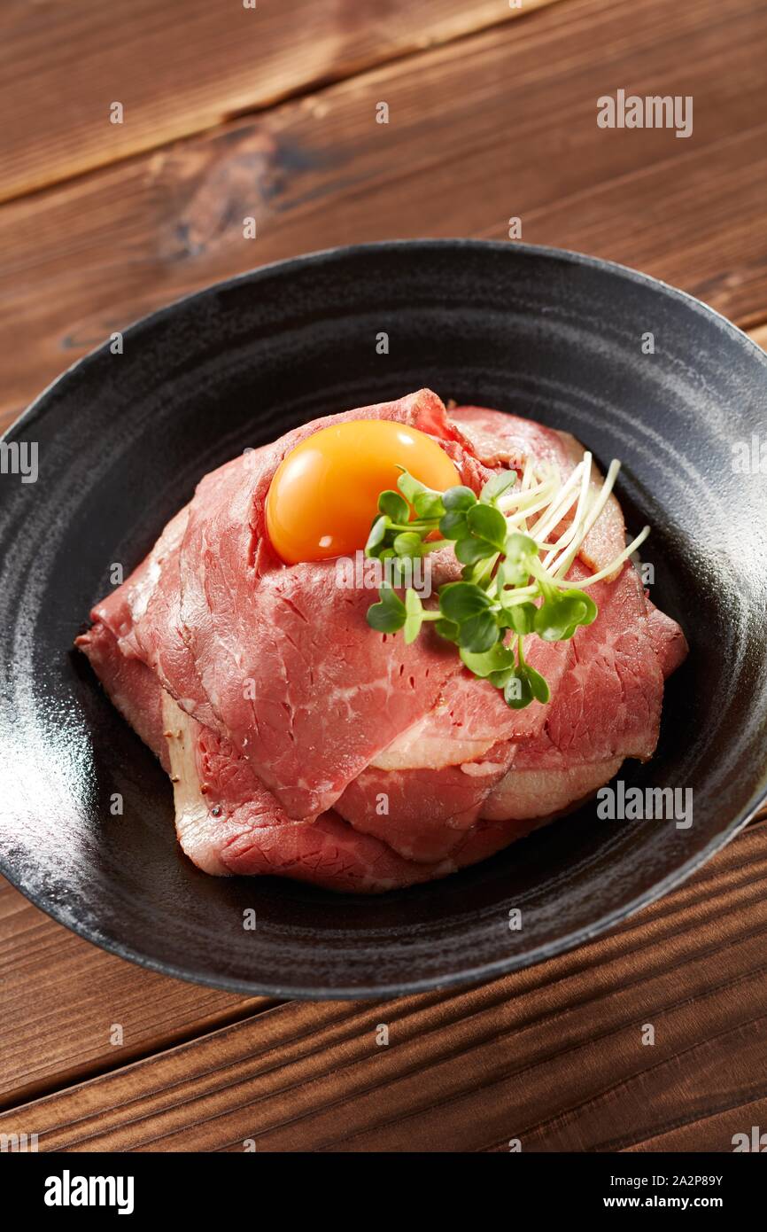 Roast beef rice bowl Stock Photo - Alamy