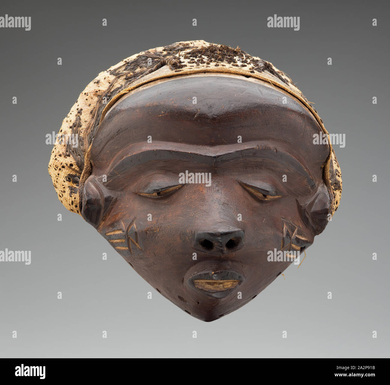 Mbuya mask hi-res stock photography and images - Alamy