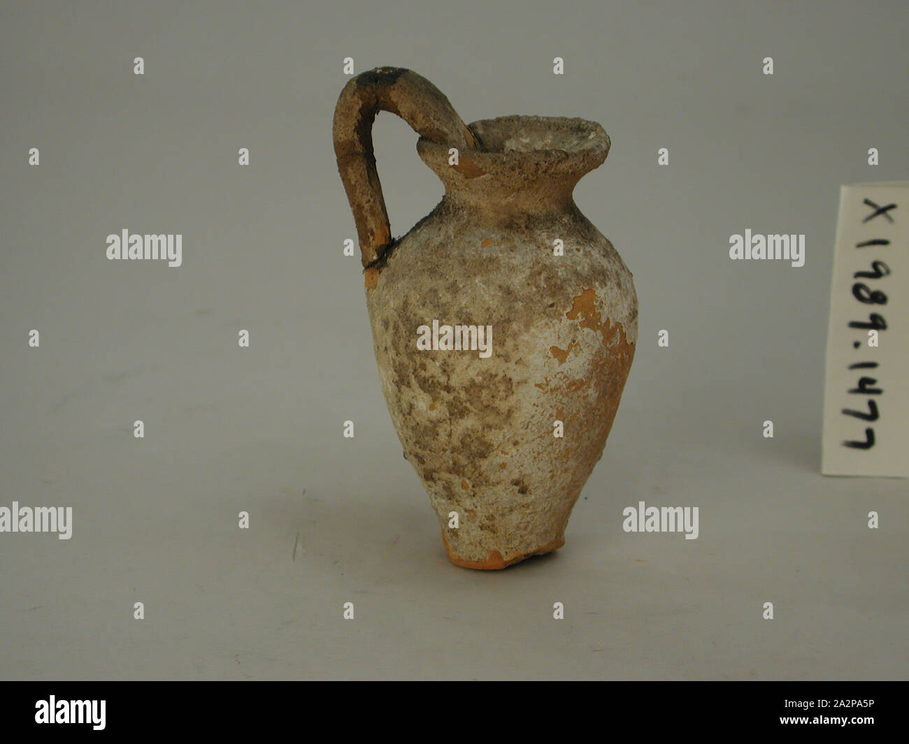 Greek terracotta jug hi-res stock photography and images - Alamy