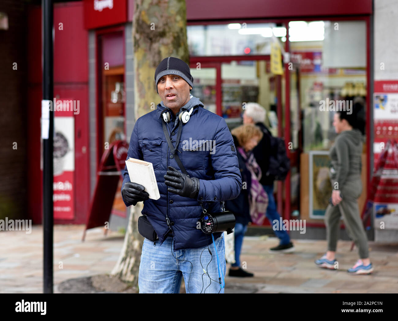 Christian evangelist preaching on the streets Street photography ...