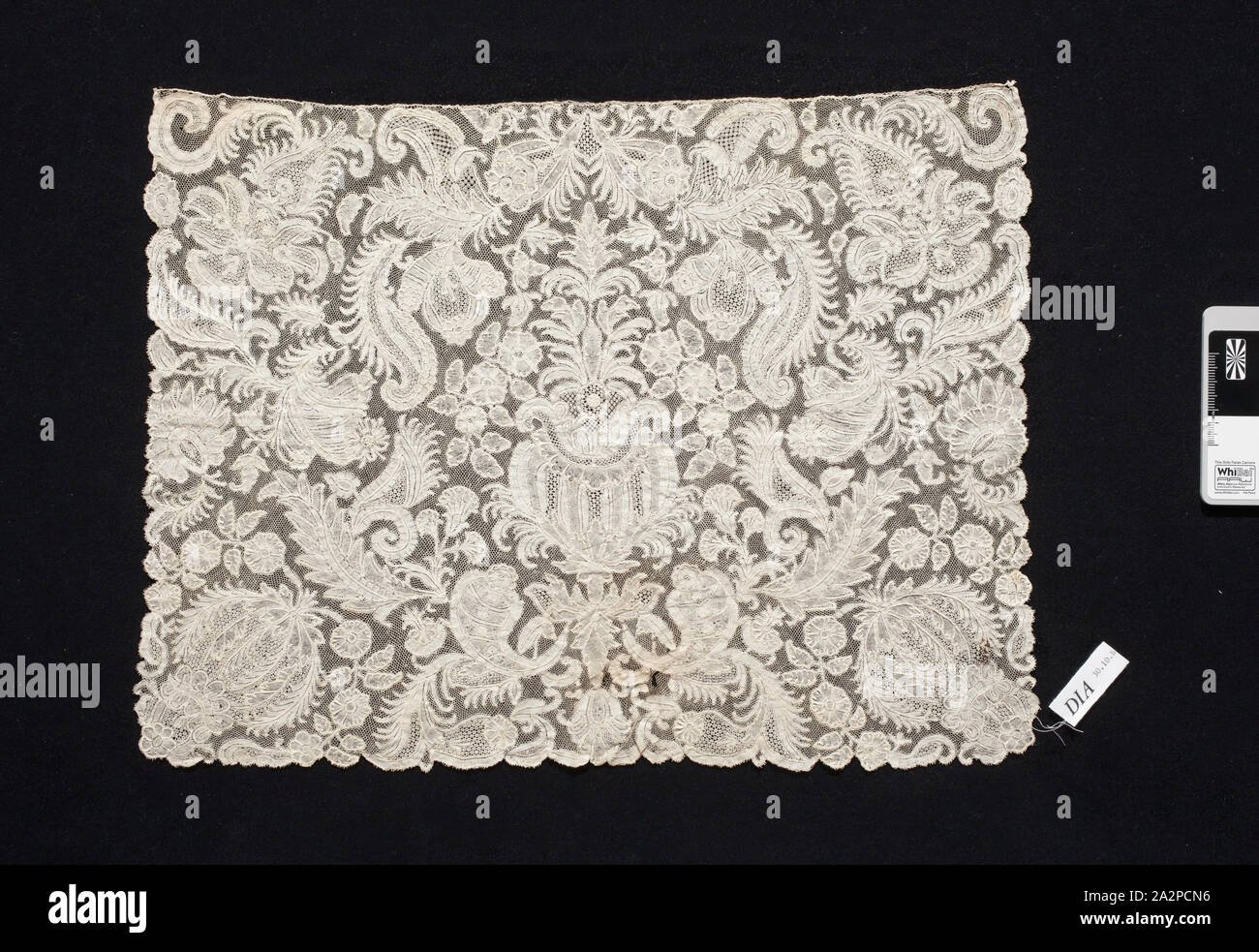 17th century flemish lace hi-res stock photography and images - Alamy