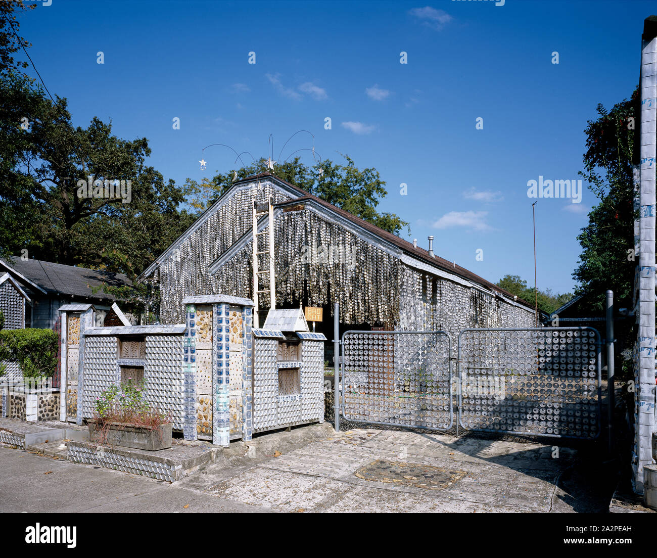 Beer can house houston hi-res stock photography and images - Alamy