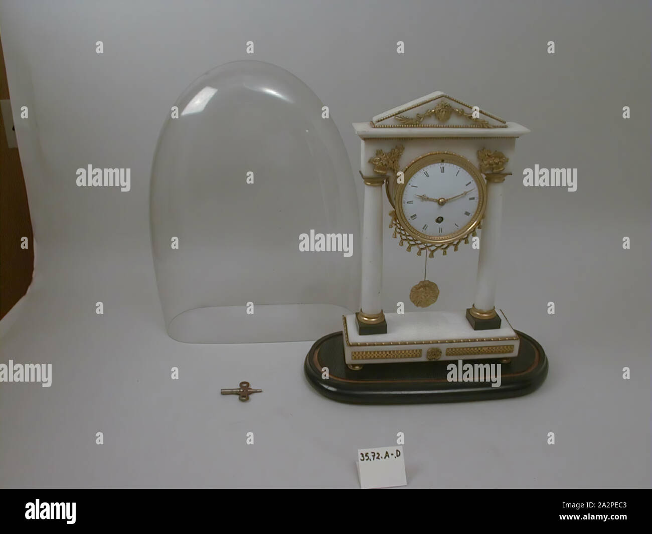 1 45 clock hi-res stock photography and images - Alamy