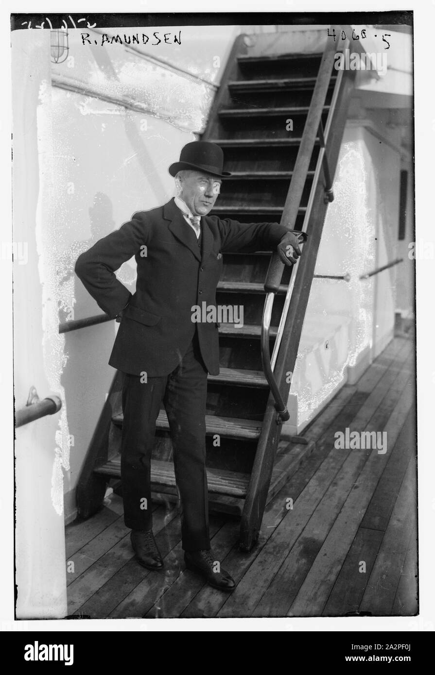 R amundsen hi-res stock photography and images - Alamy