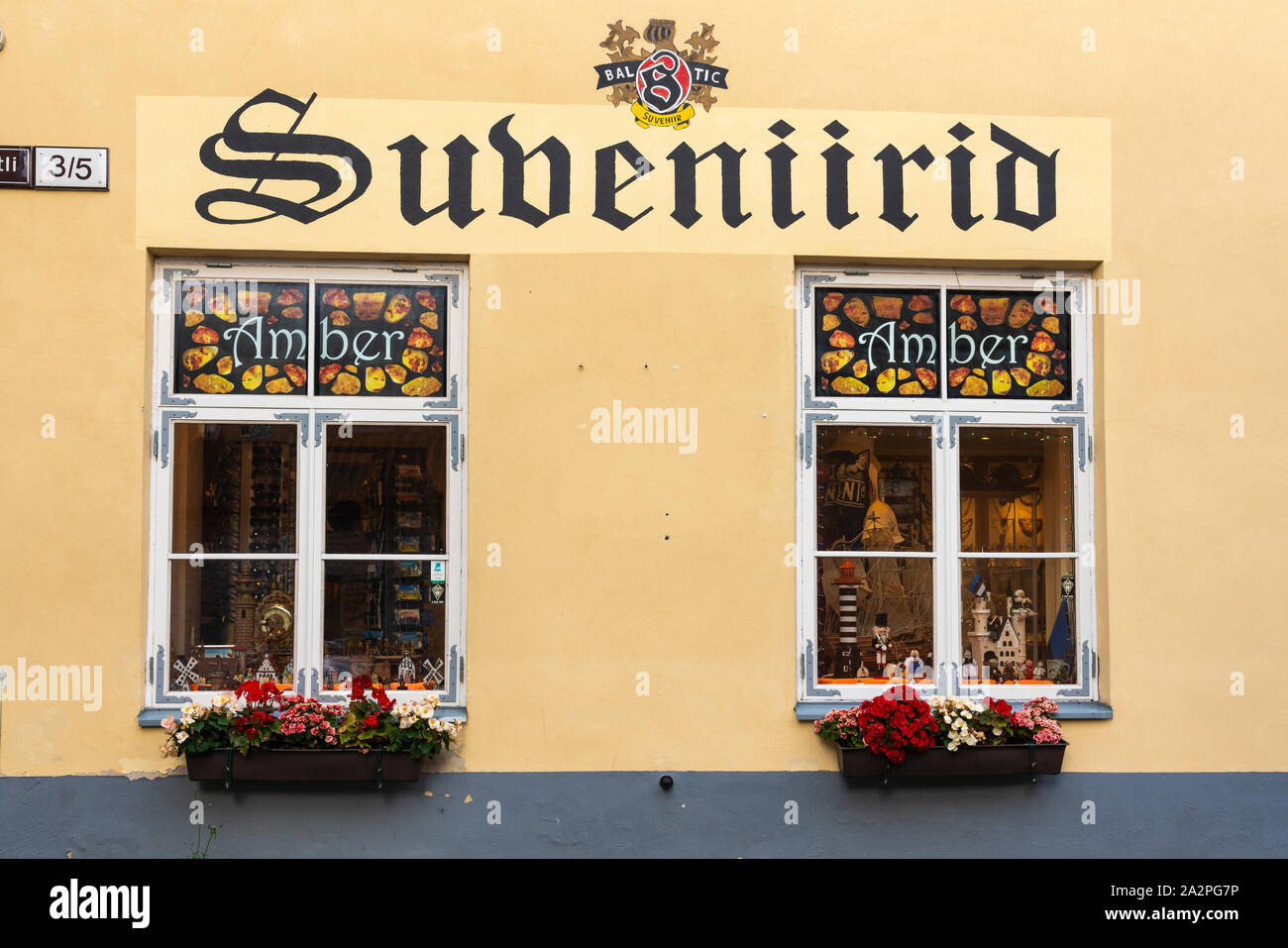 The amber shop hi-res stock photography and images - Alamy