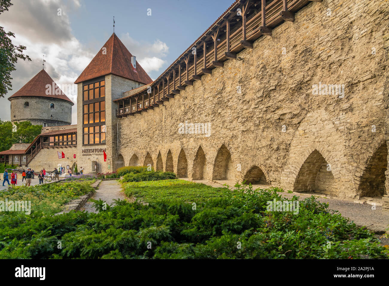 Medieval walls towers hi-res stock photography and images - Alamy