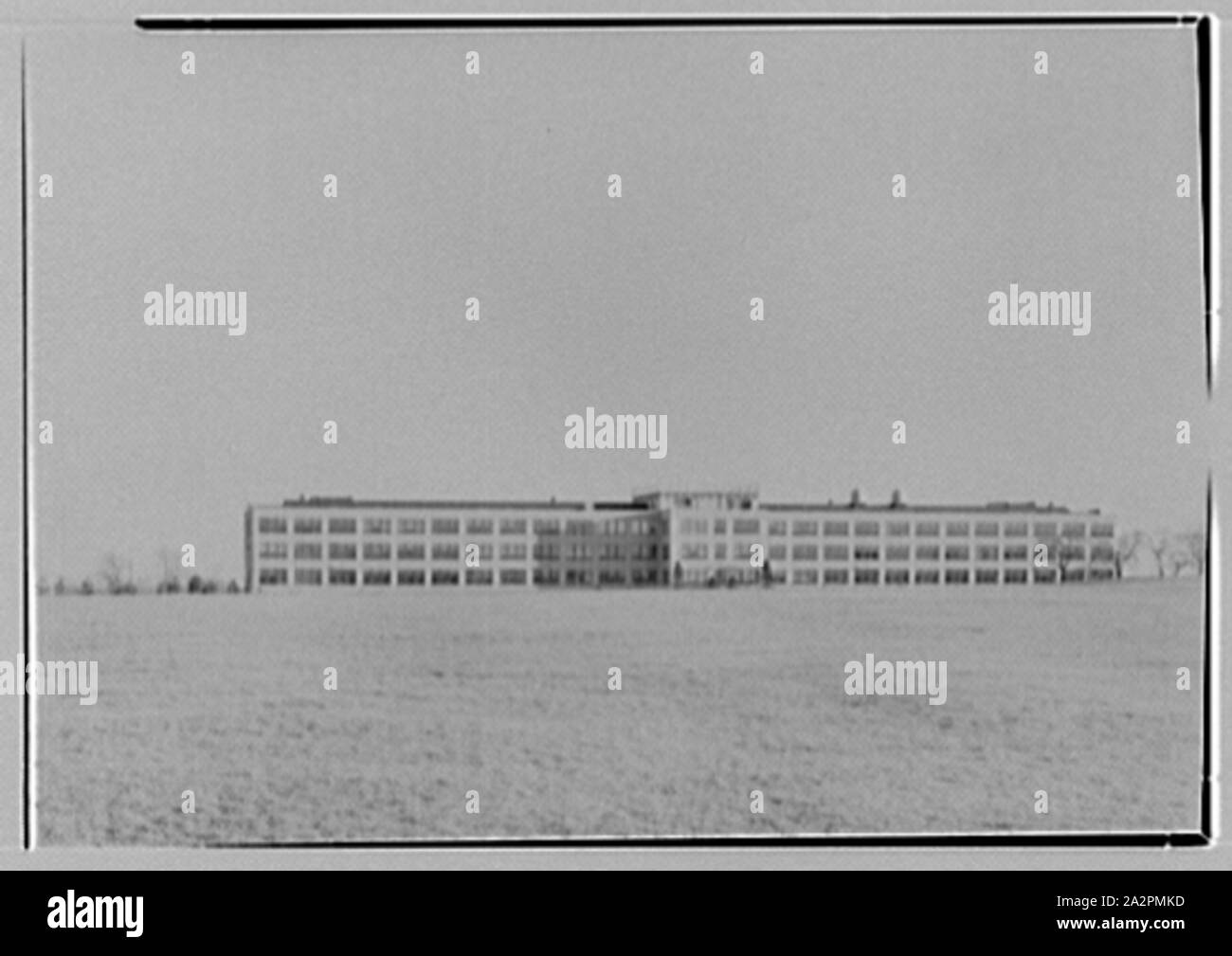 Physics laboratories Black and White Stock Photos & Images - Alamy