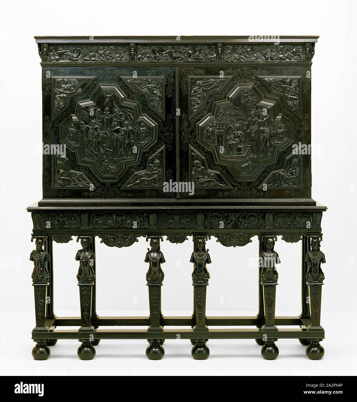 Walnut carcass hi-res stock photography and images - Alamy