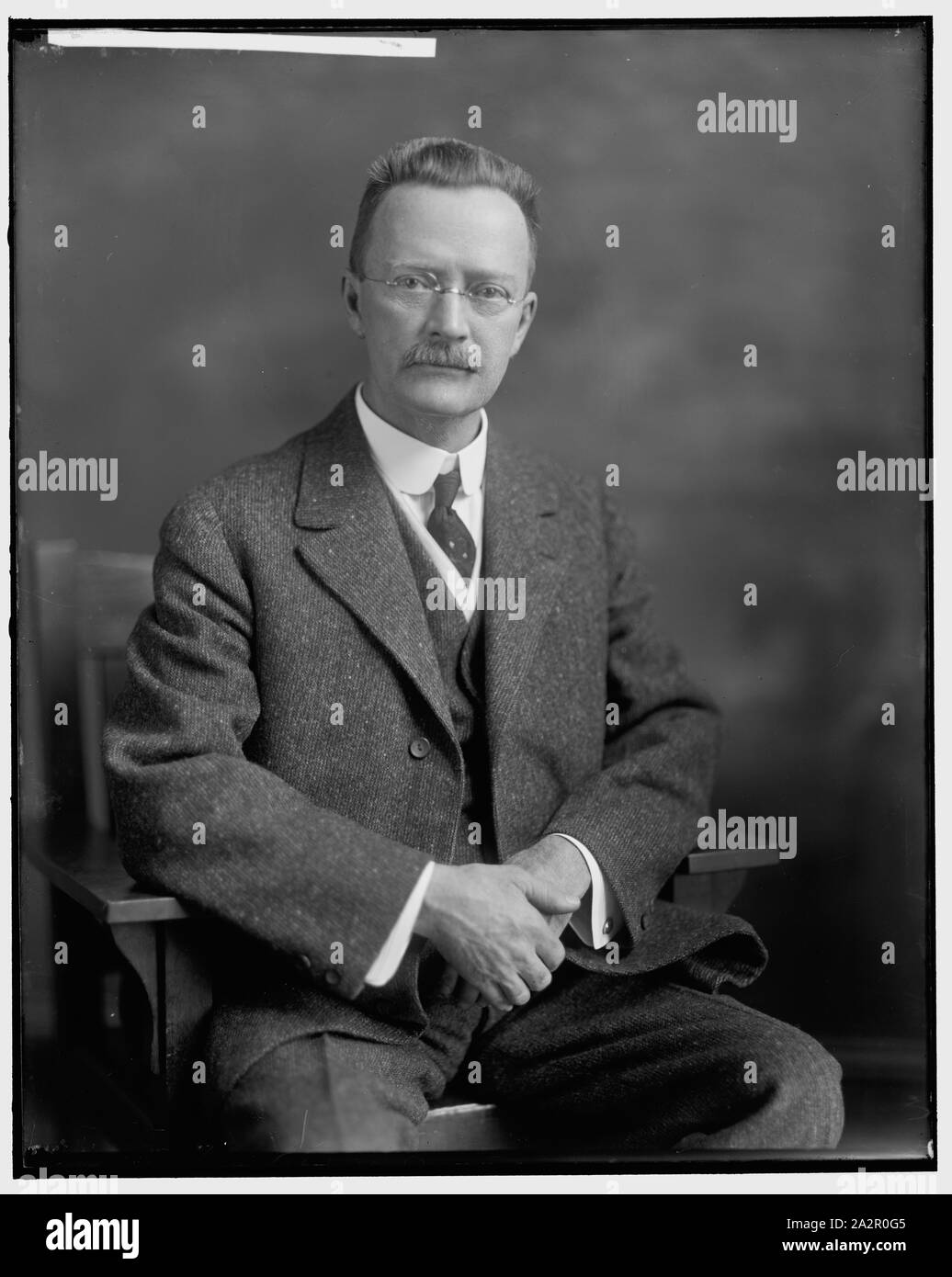 Ernest w hi-res stock photography and images - Alamy