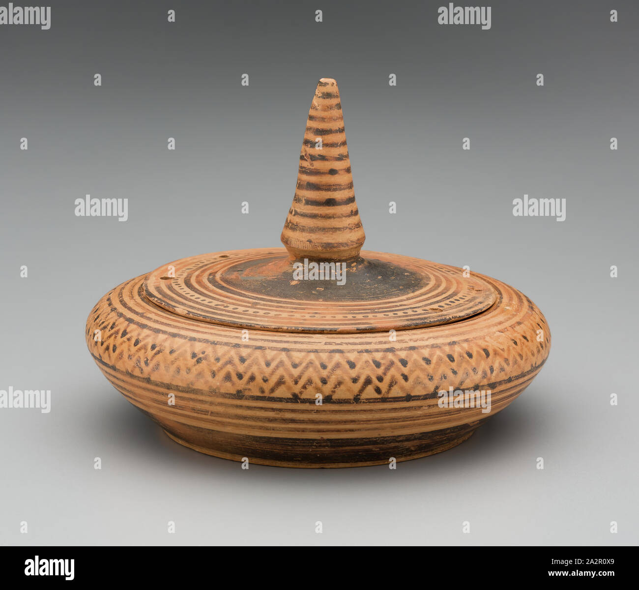 Greek, Lidded Box, 9th/8th Century BC, clay, Height x diameter: 4.0 x ...