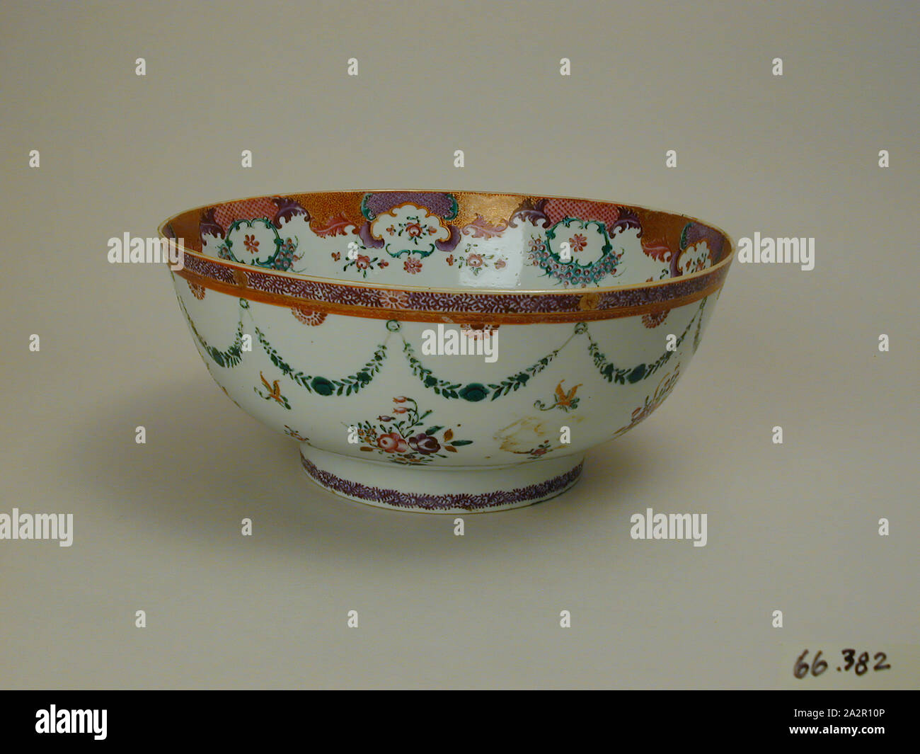 Bowl, 18th Century, Glazed hard-paste porcelain with polychrome enamel ...