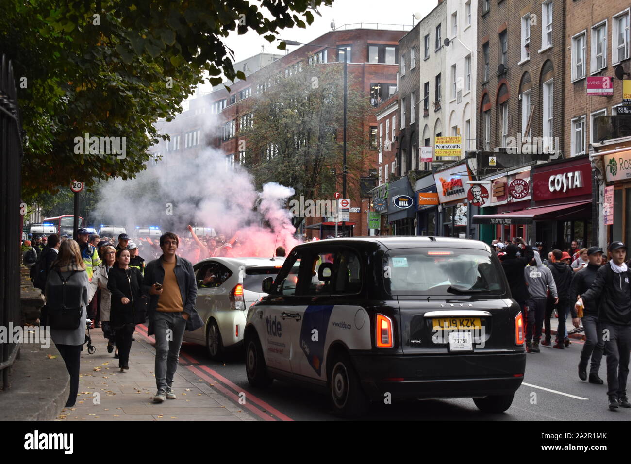 Black football fans hi-res stock photography and images - Alamy