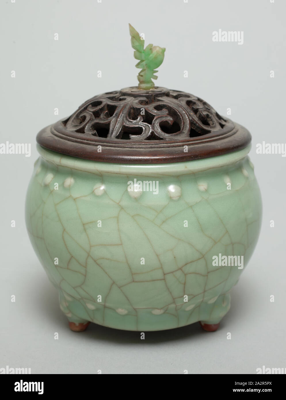 Clay burner hi-res stock photography and images - Alamy