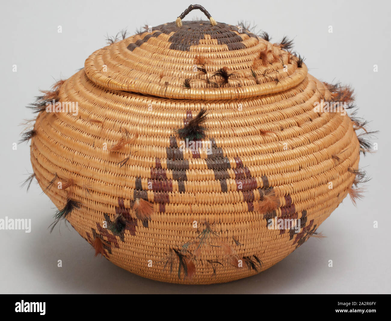 Washo basket hi-res stock photography and images - Alamy