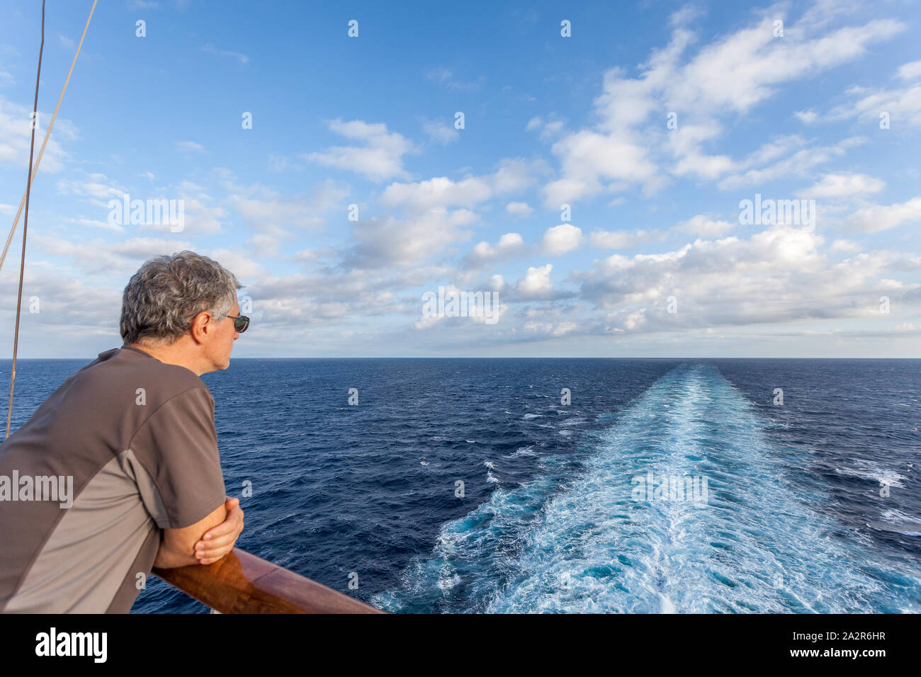 Silhouette looking ocean ship hi-res stock photography and images - Alamy