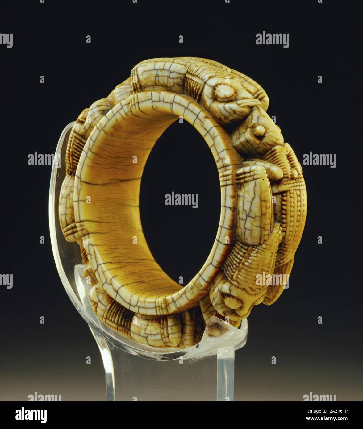 An 18th century ivory hi-res stock photography and images - Alamy