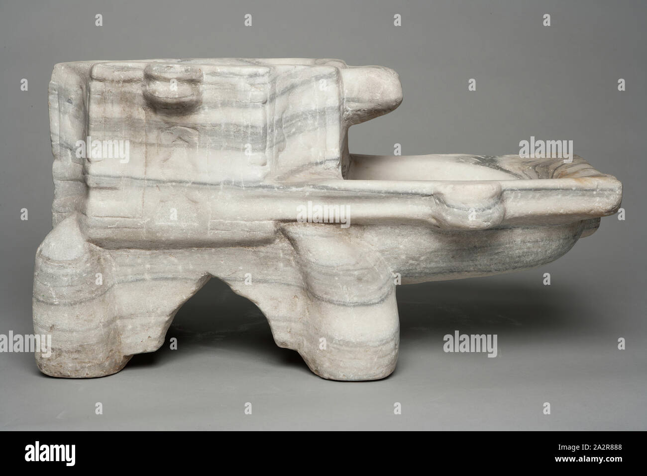 Egyptian stand hi-res stock photography and images - Alamy