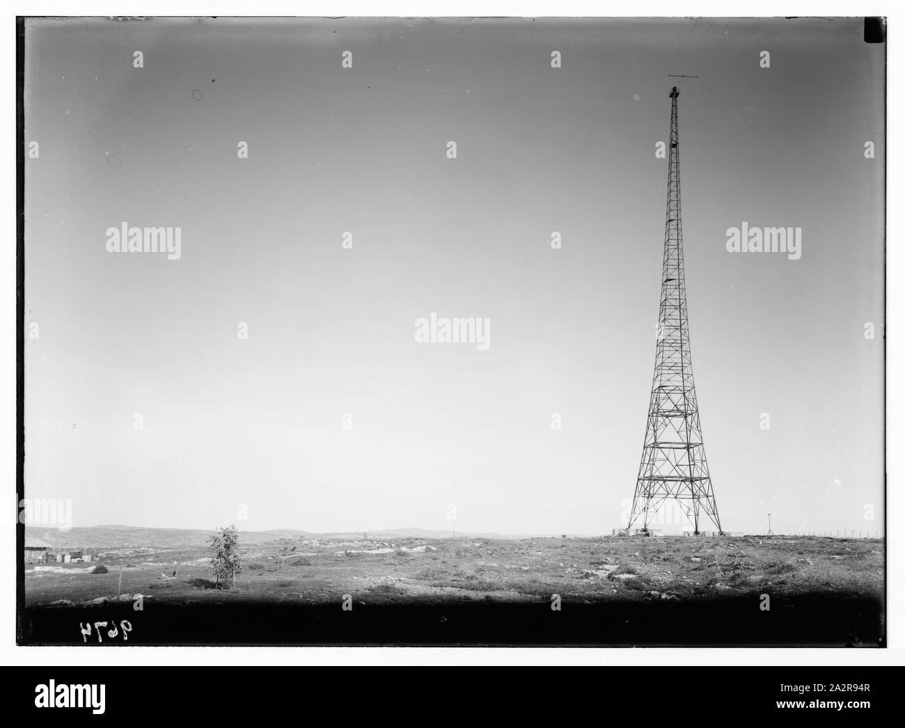 Radio masts, Ramallah. Single radio mast complete Stock Photo - Alamy