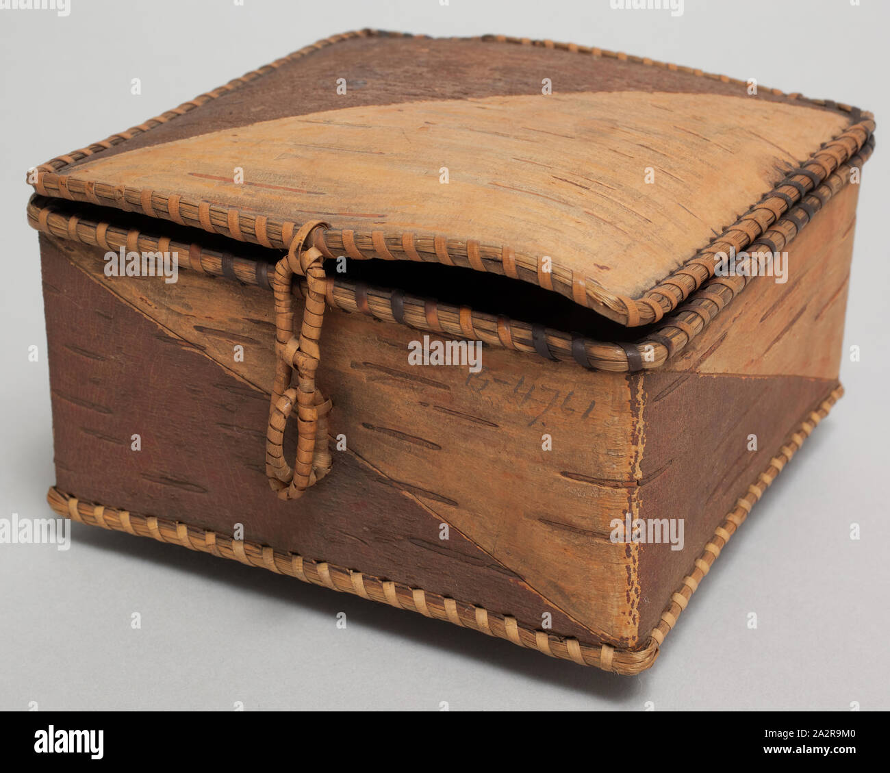 Ojibwa, Native American, Birch Bark Box, late 19th century, birch bark ...