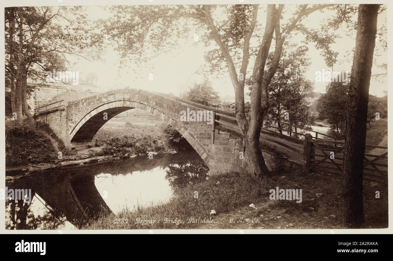 Beggars bridge glaisdale hi-res stock photography and images - Alamy