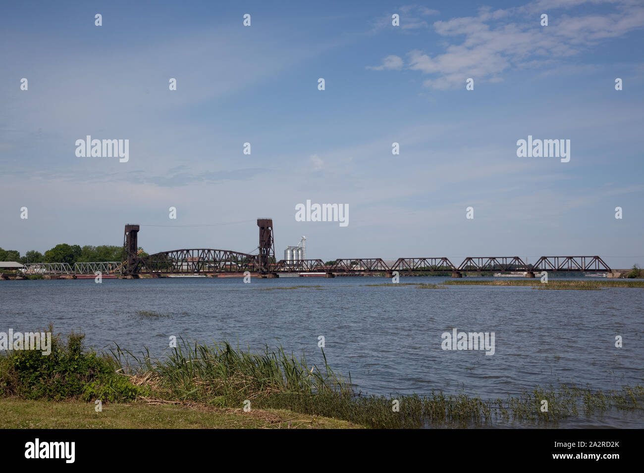 Railroad bridge, Decatur, Alabama Stock Photo - Alamy