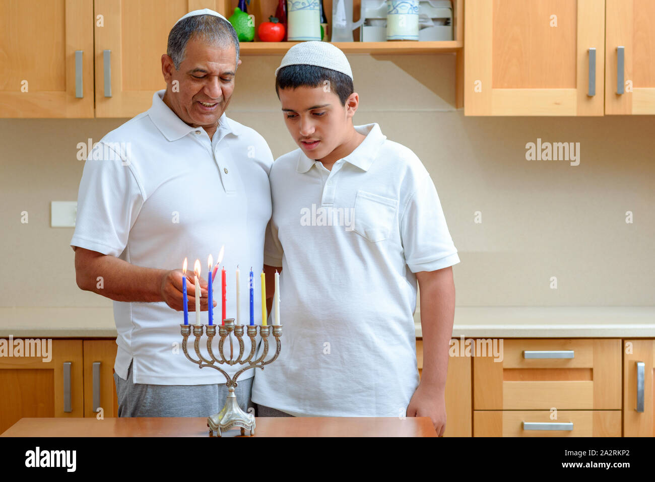 Jewish Family Prayer High Resolution Stock Photography and Images - Alamy