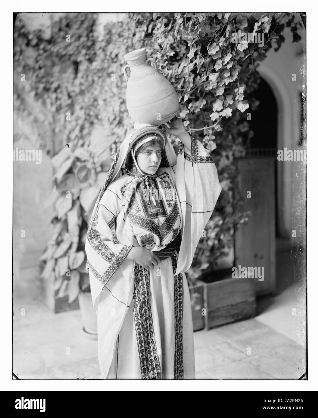 Ramallah woman Black and White Stock Photos & Images - Alamy