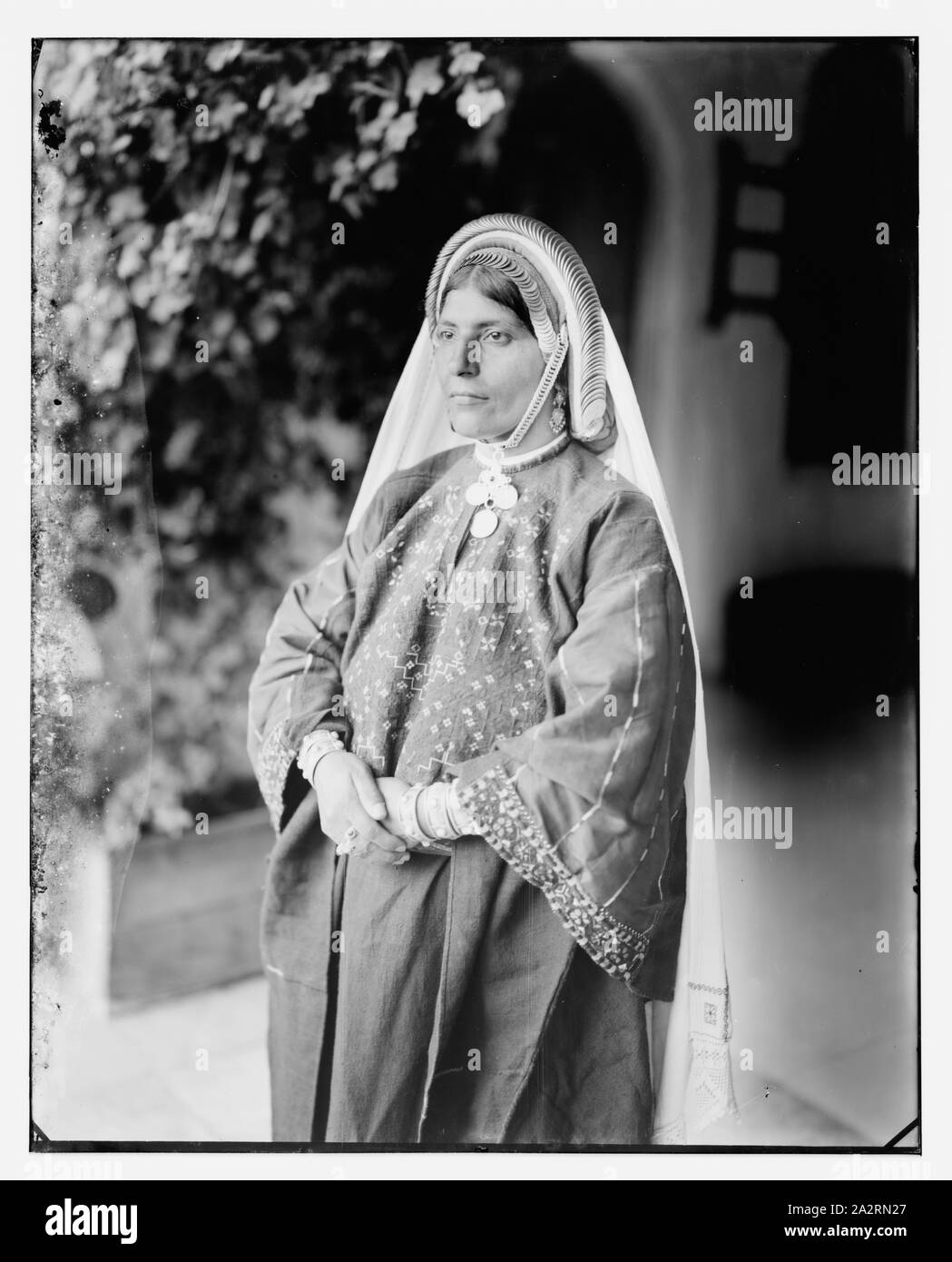Ramallah woman hi-res stock photography and images - Alamy