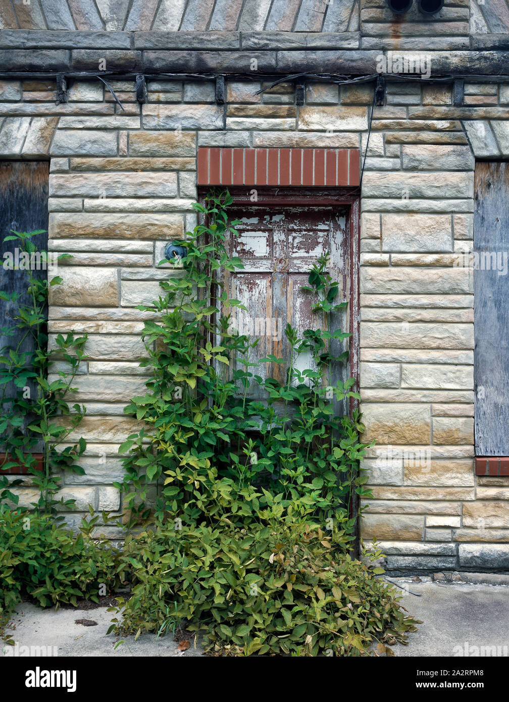 Ramshackled hi-res stock photography and images - Alamy