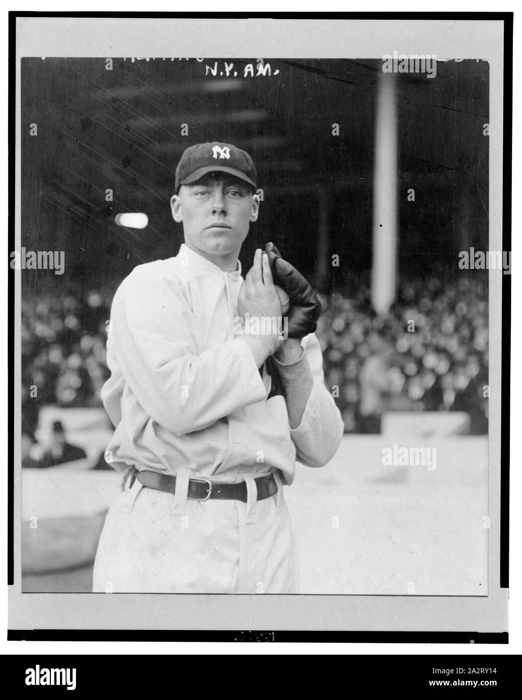 Ray Keating, New York Yankees pitcher, facing front, standing, holding ...