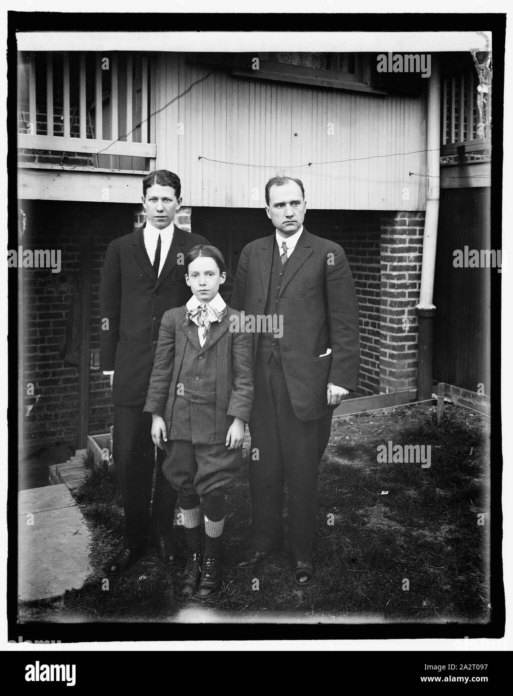 Raymond dickey hi-res stock photography and images - Alamy