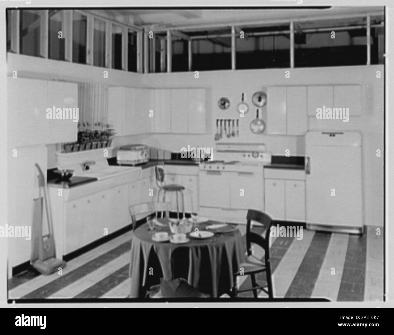 Raymond loewy kitchen Black and White Stock Photos & Images - Alamy