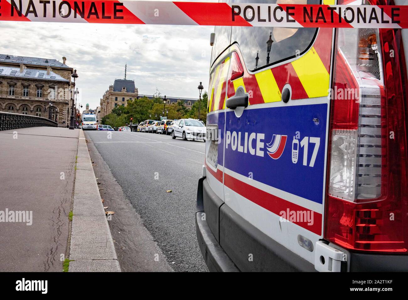 Paris, France. 3rd October 2019. Police Headquarter attacked Credit ...