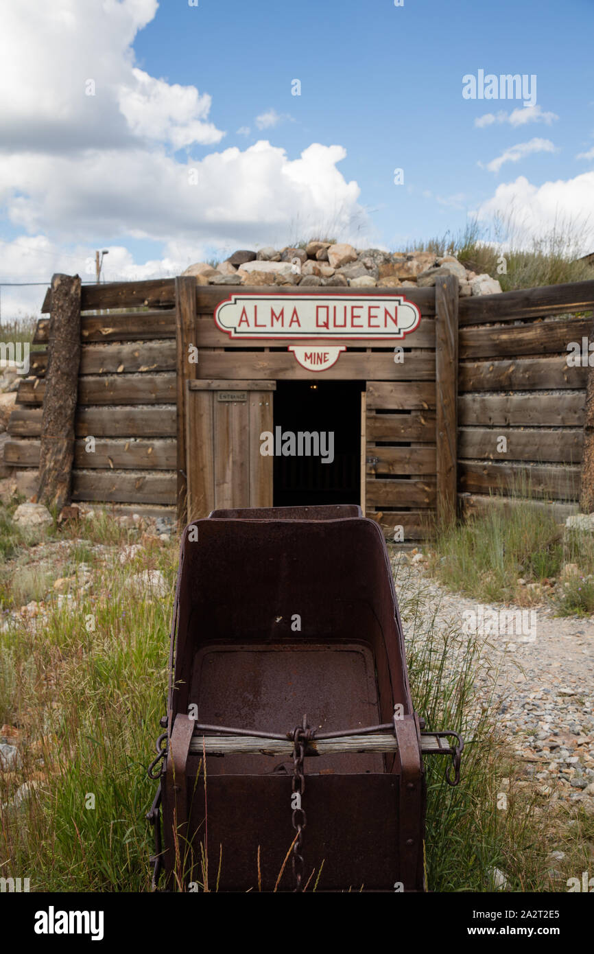 Old mine entrance silver queen hi-res stock photography and images - Alamy