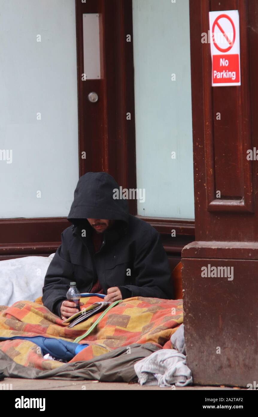 Homeless shelter doorway blanket hi-res stock photography and images ...