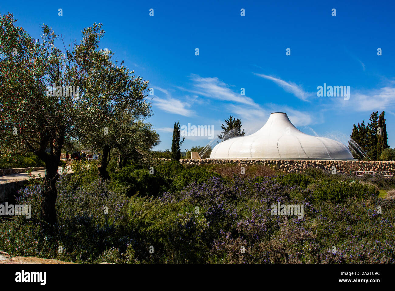 Shrine of the Book in the Israel Museum Jerusalem that houses the Dead ...