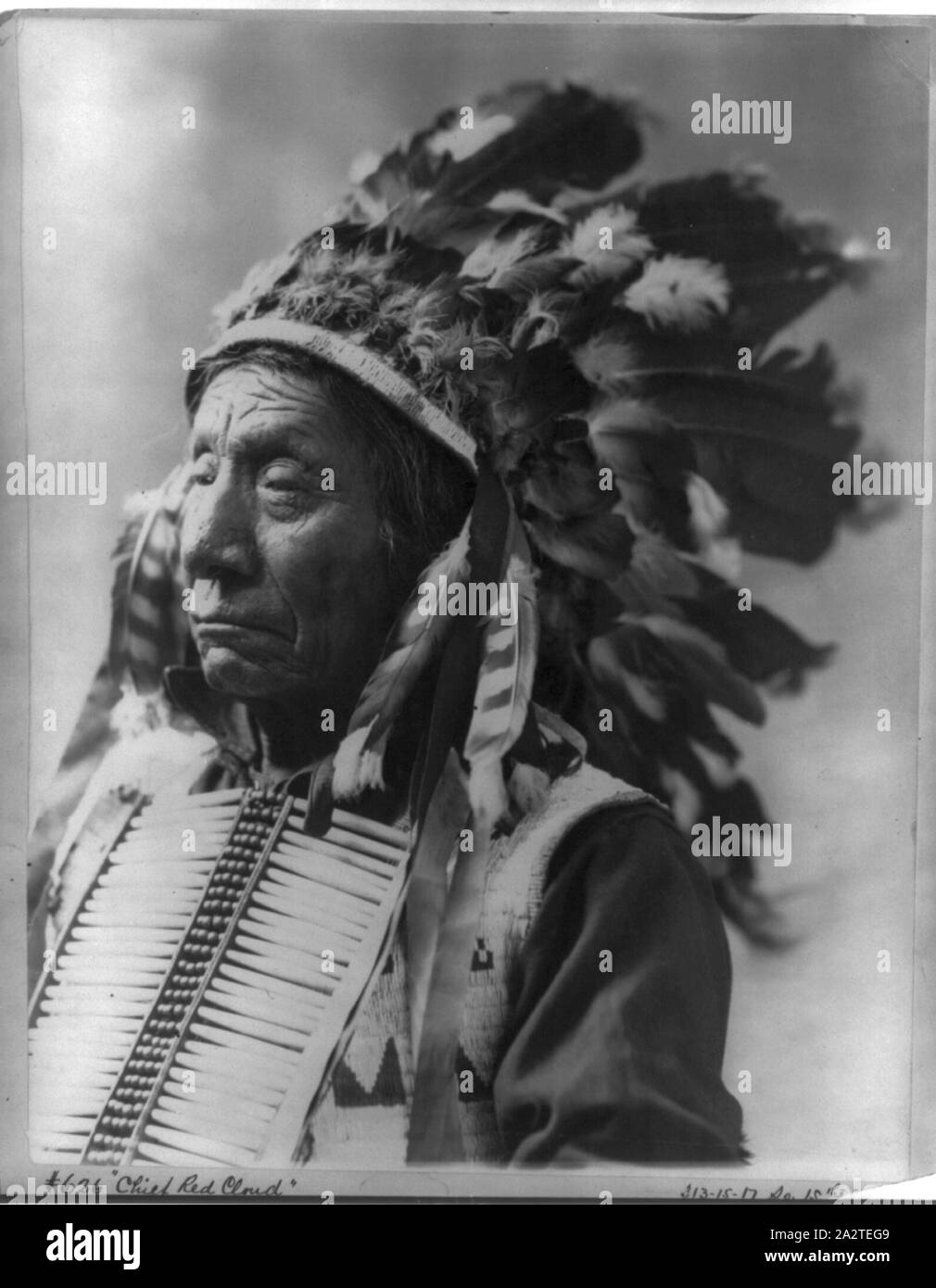Chief red cloud hi-res stock photography and images - Alamy