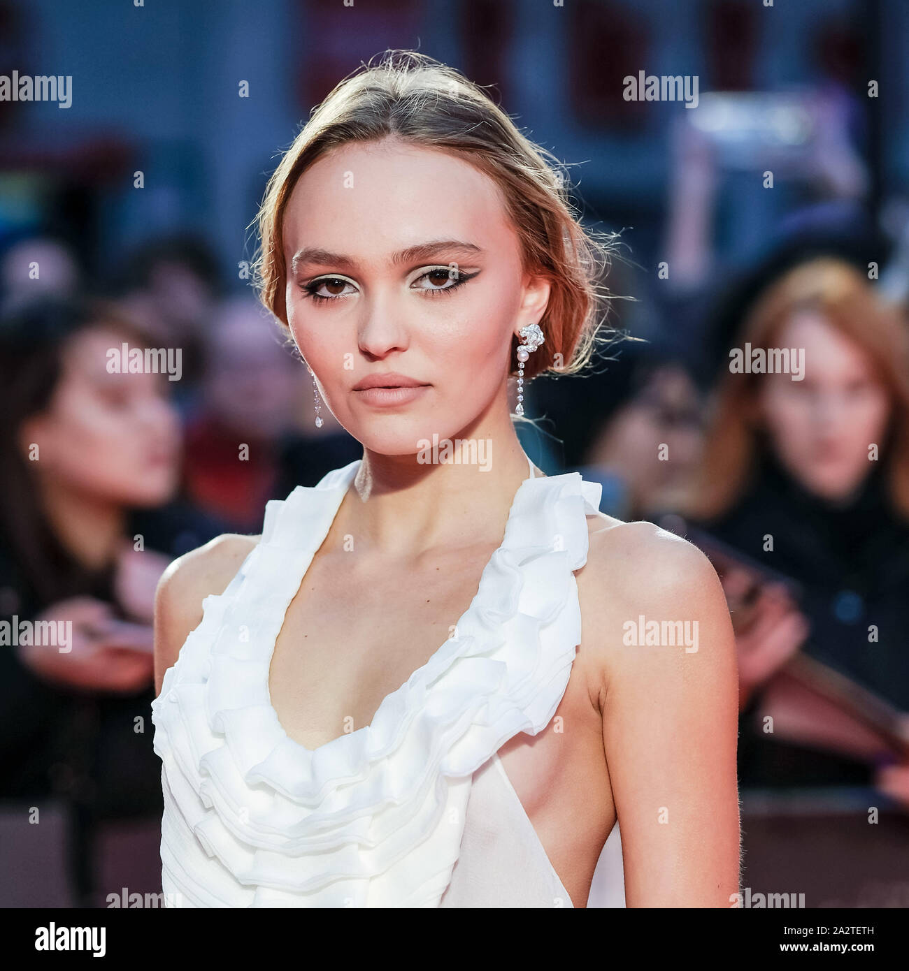 Lily rose depp hi-res stock photography and images - Alamy