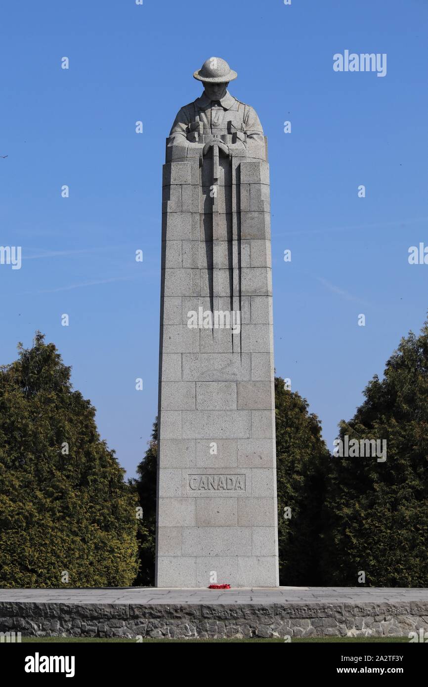 Canadian soldiers world war i trench hi-res stock photography and ...