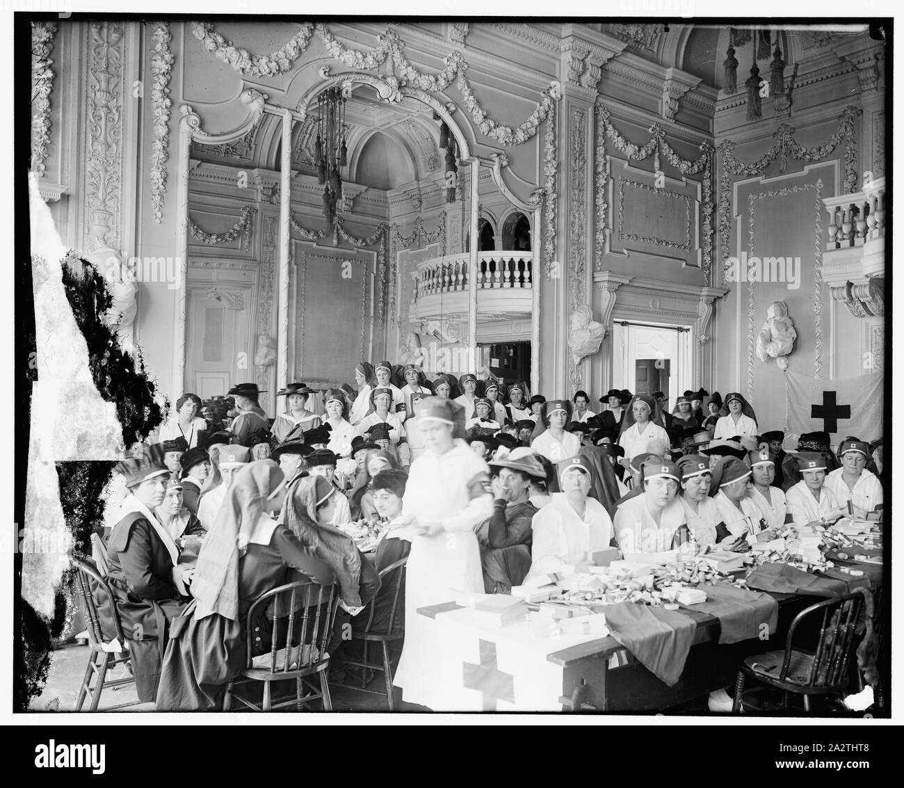 Red cross volunteer work hi-res stock photography and images - Alamy