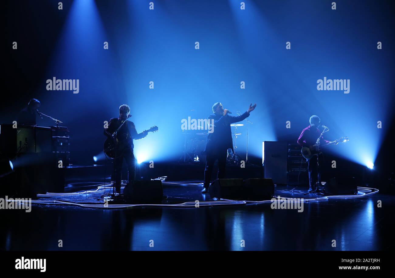 From the band elbow hi-res stock photography and images - Alamy