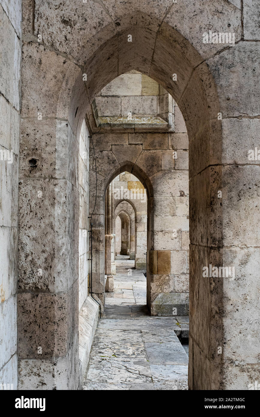 Side archway hi-res stock photography and images - Alamy