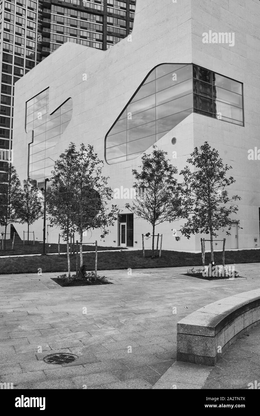 Hunters Point Community Library, designed by Steven Holl Architects ...