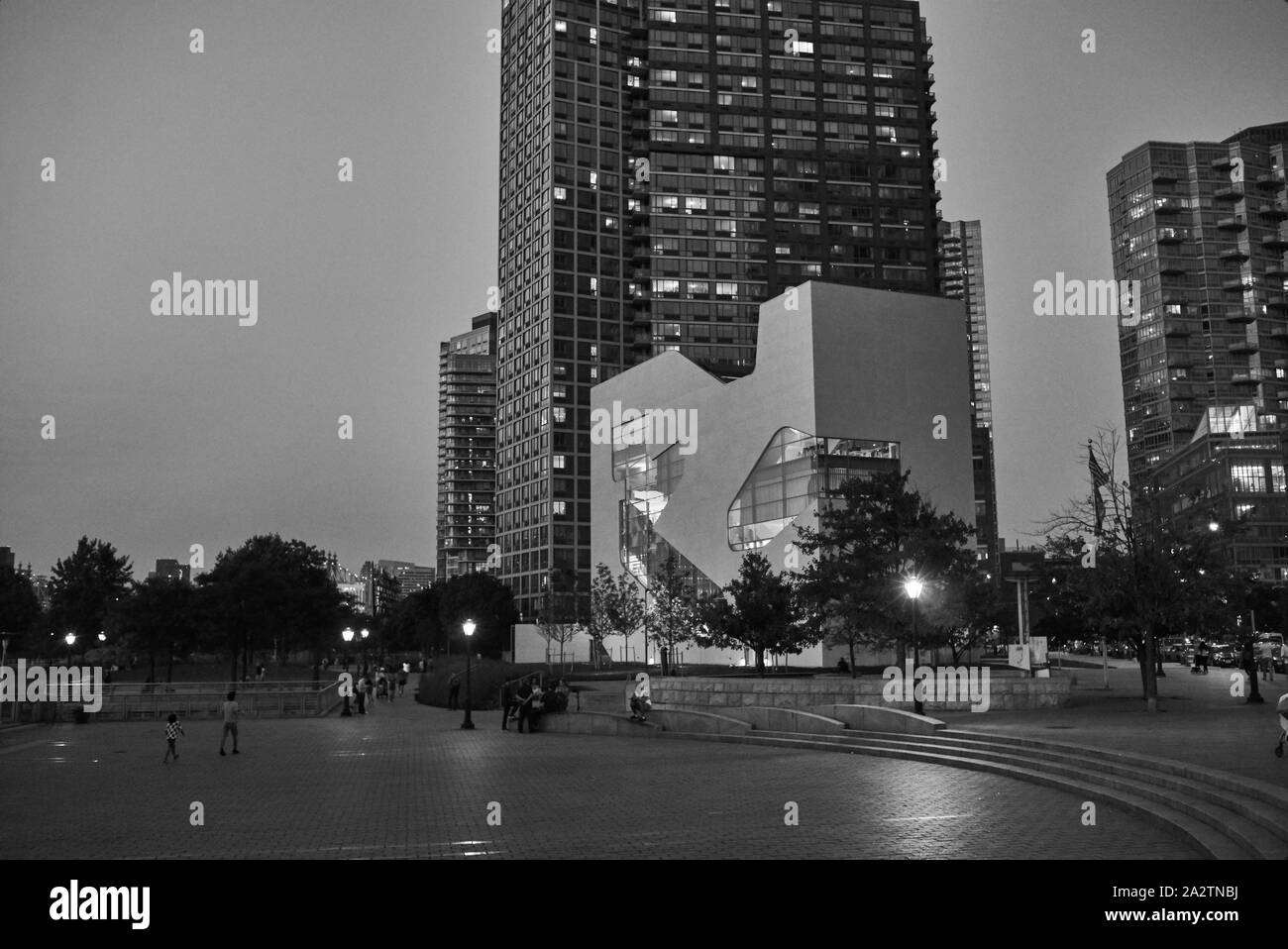 Hunters Point Community Library, designed by Steven Holl Architects ...