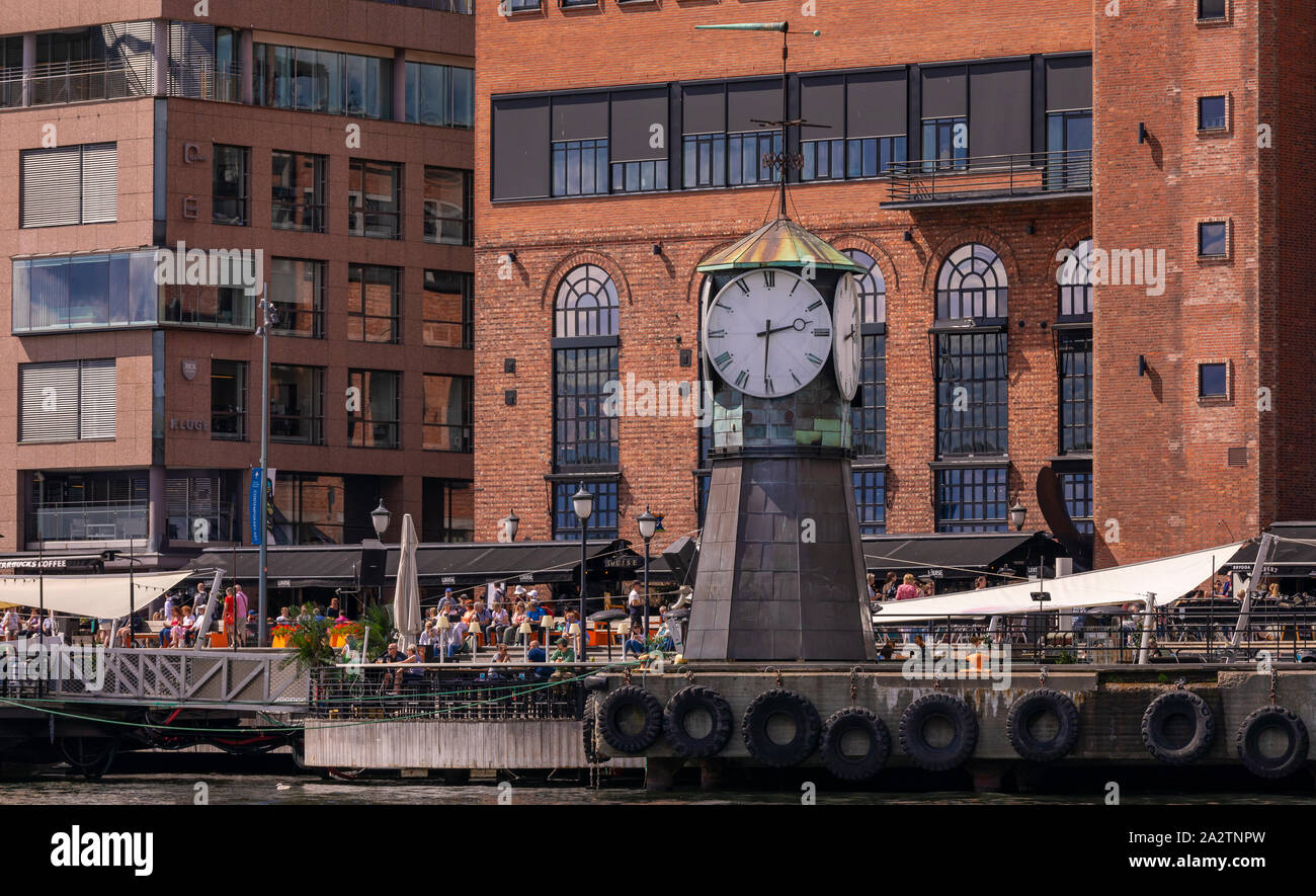 OSLO, NORWAY - Clock tower, Oslo waterfront Stock Photo - Alamy