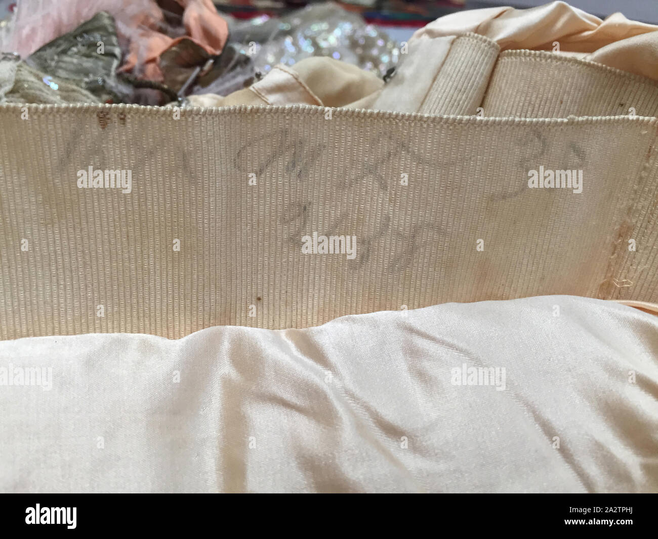 Center back 45 1 2 hi-res stock photography and images - Alamy