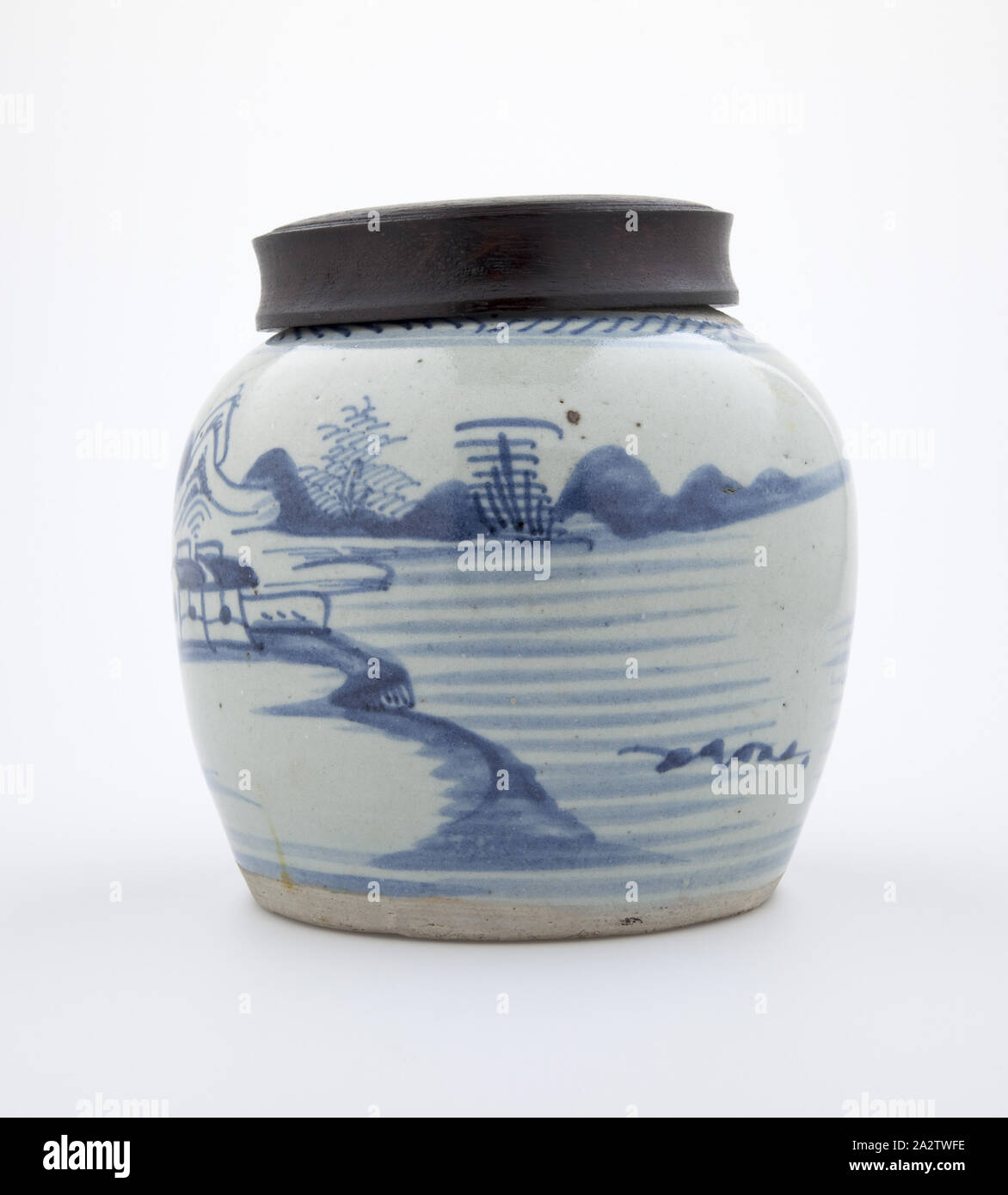 Canton ginger jar with fisherman, Qing dynasty, 1644-1911, Underglaze ...