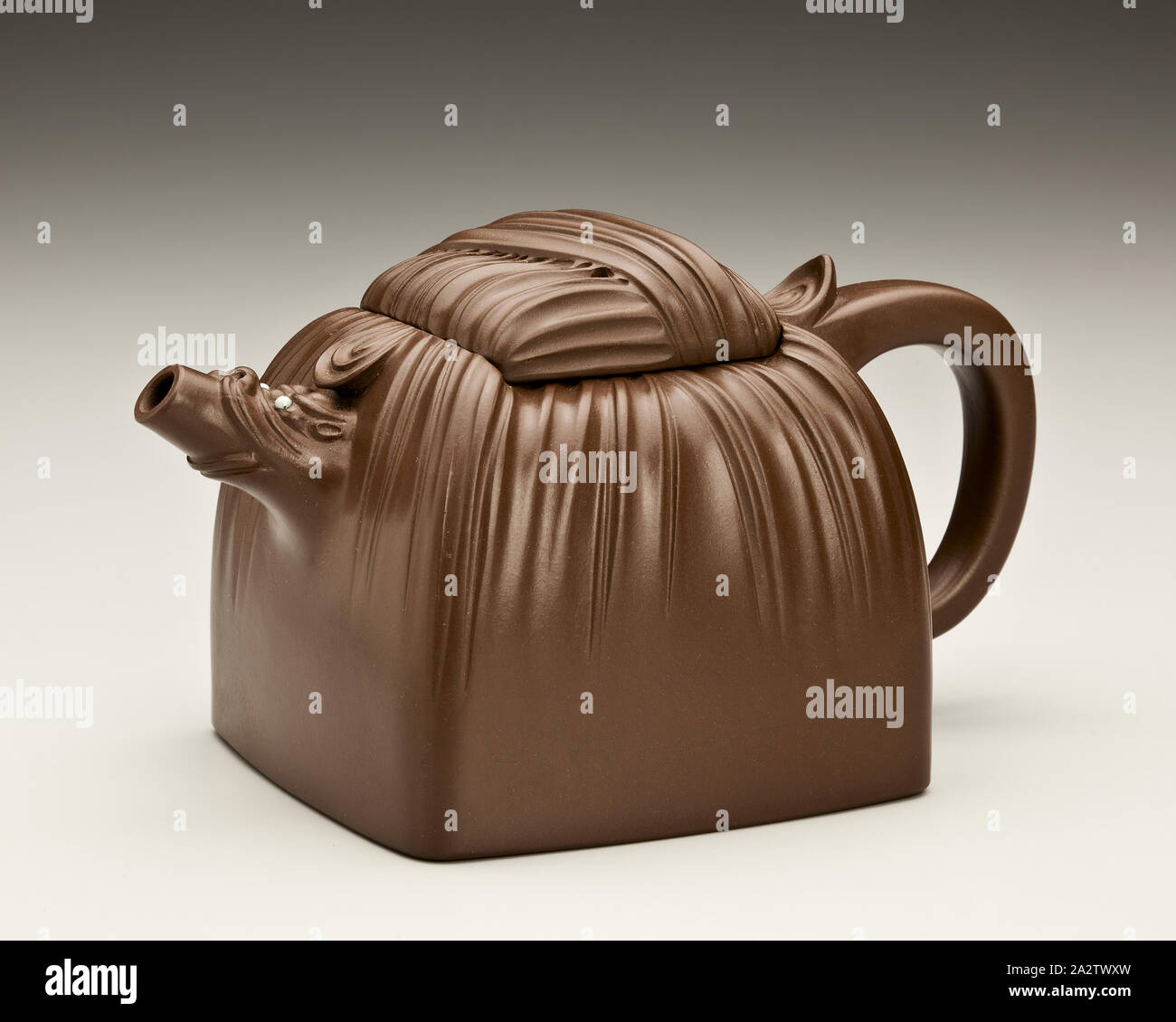 Teapot shape hi-res stock photography and images - Alamy